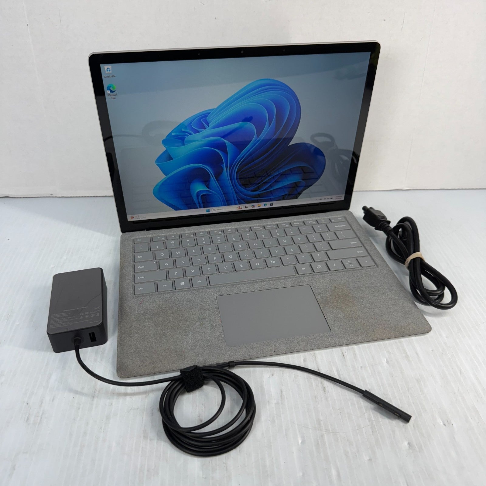 Microsoft Surface Laptop 2 i5 13.5" Touchscreen Windows 11 Pro 128GB ...